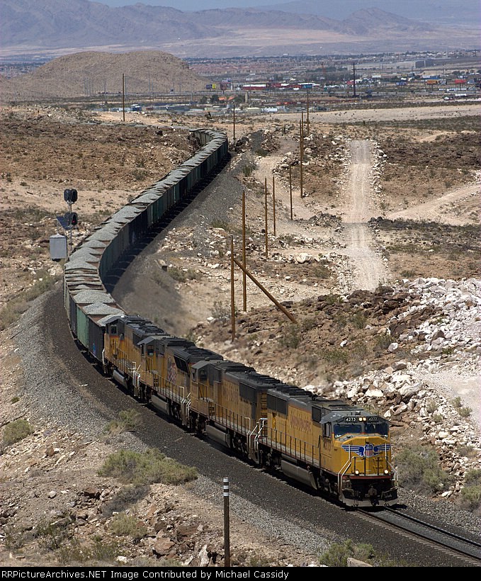 UP 4275 on the point of this rock train